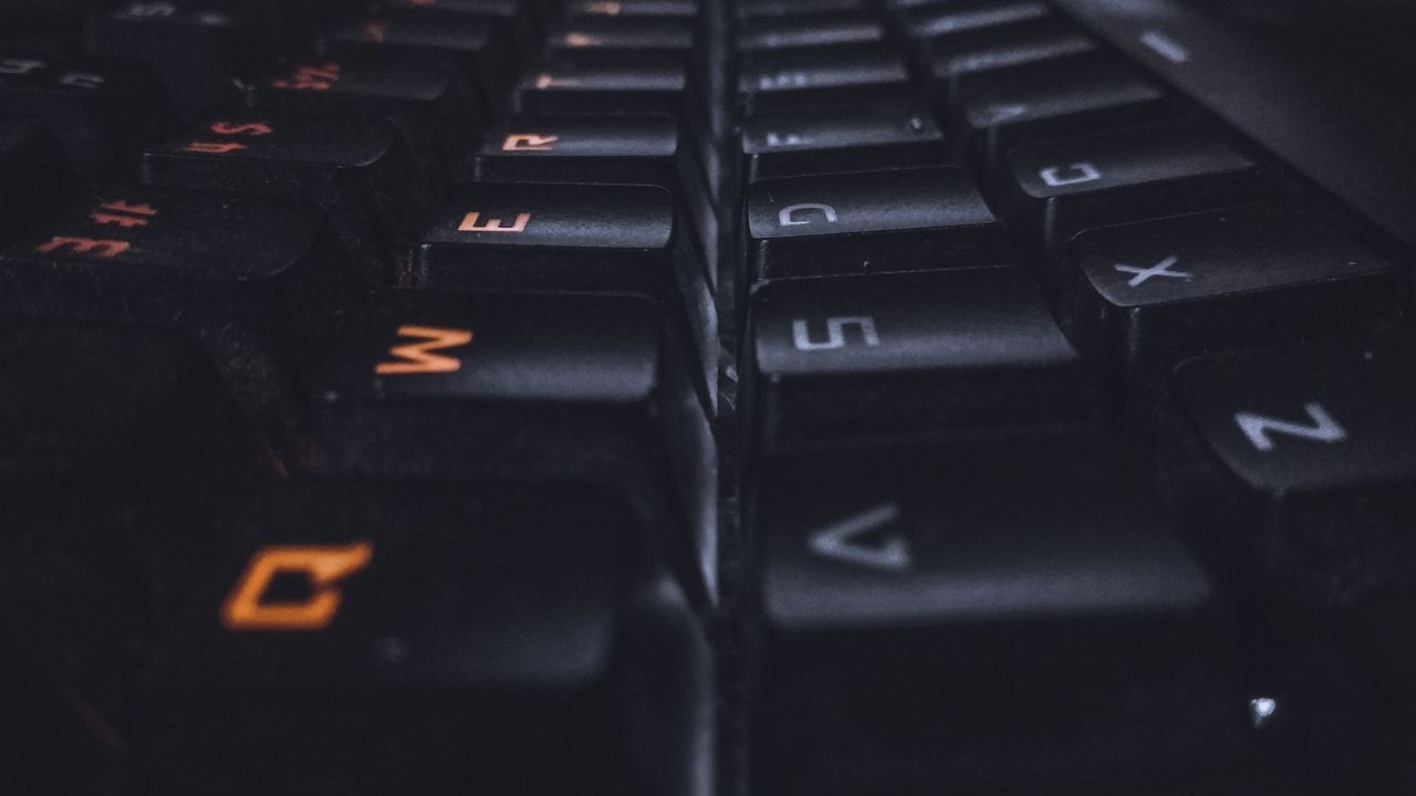 Cherry vs OEM Keycaps [Best Comparison] - OnGameStart