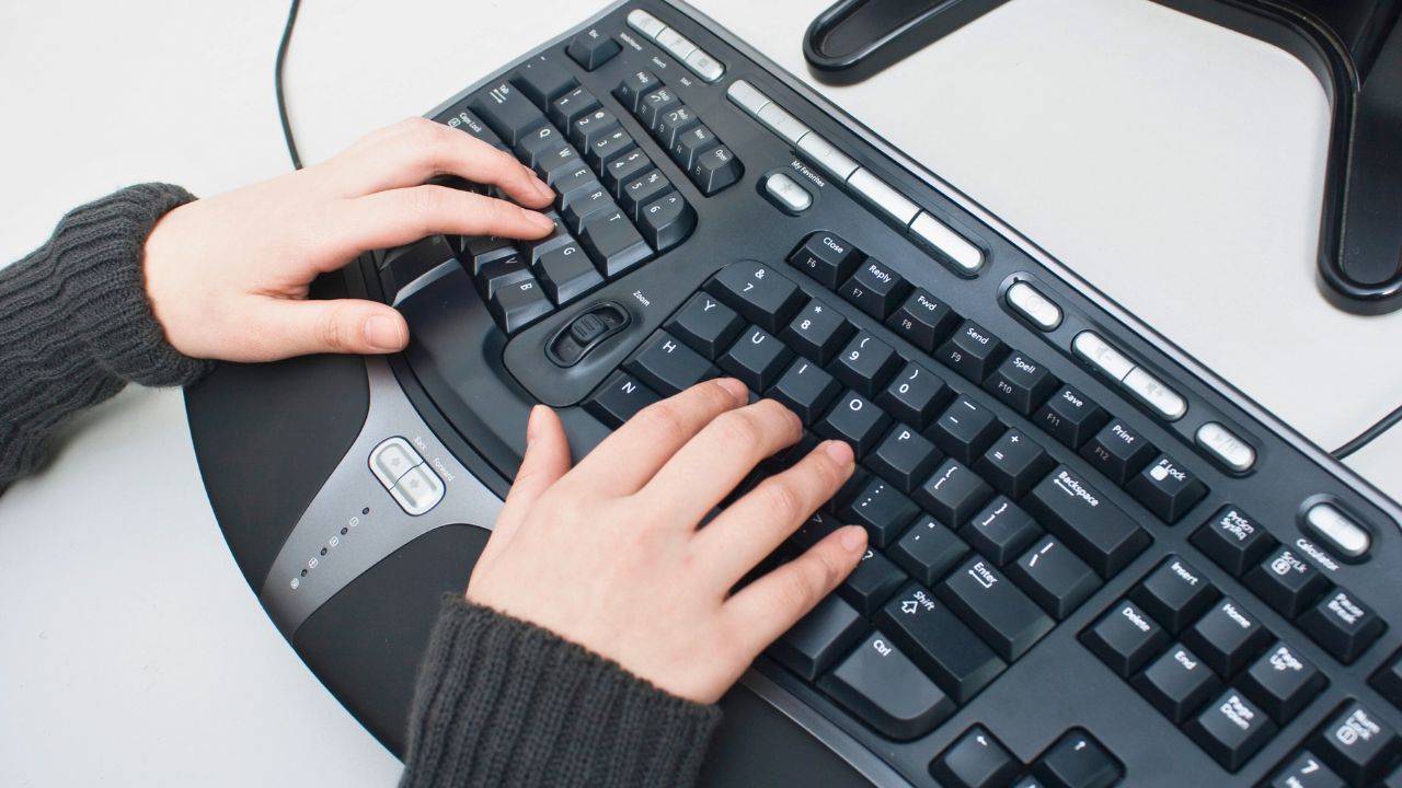 Best Split Gaming Keyboards [Top Picks 2023] - OnGameStart