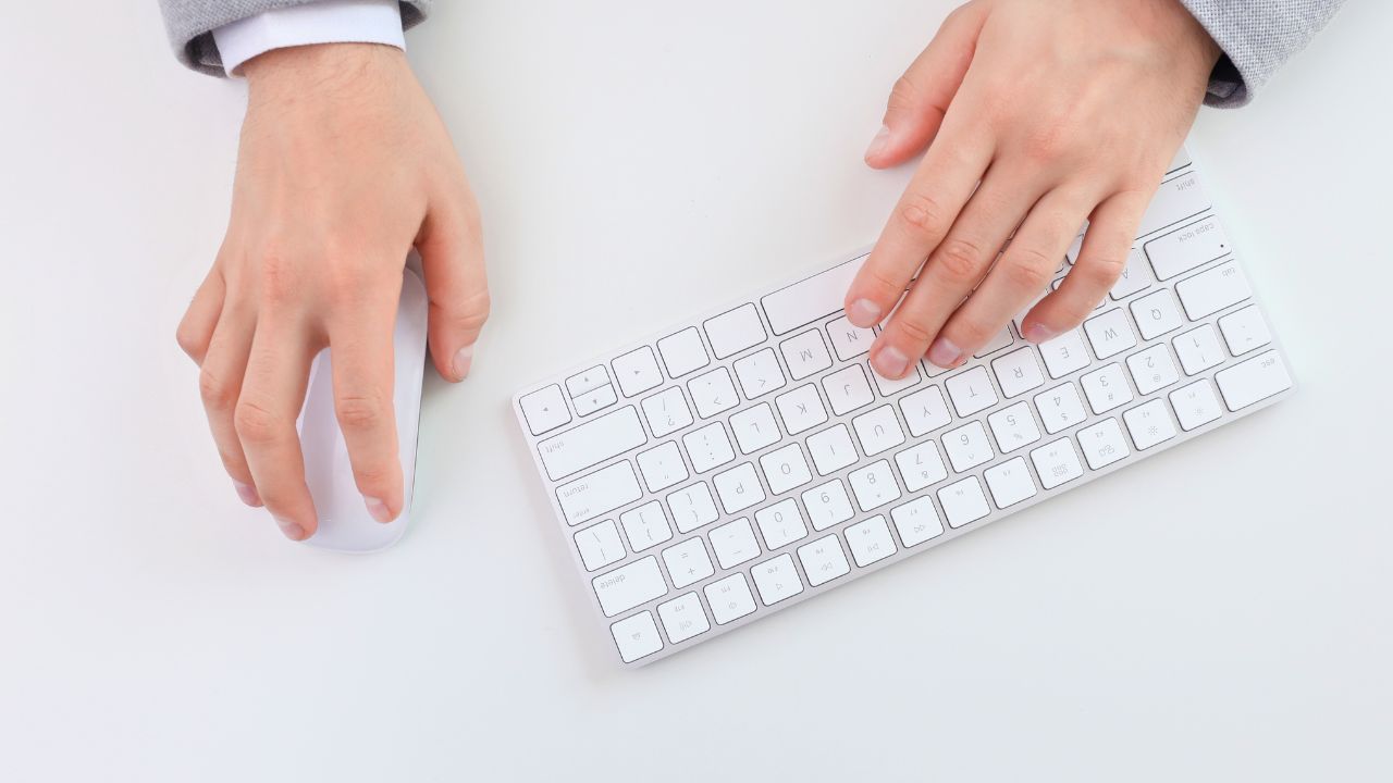 Keyboard Size & Wrist Strain: What You Need to Know